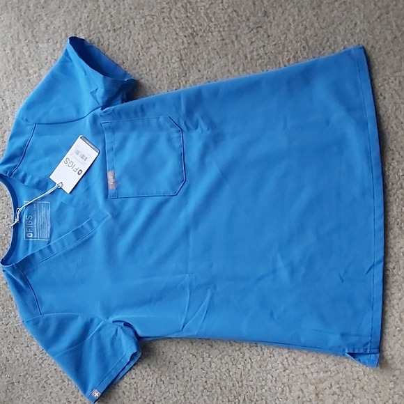 Figs | Tops | New With Tags Figs Catarina One Pocket Scrub Top Blouse ...